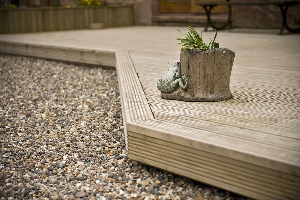 Decking, Handrails & Spindles – Lester Lowe Ltd
